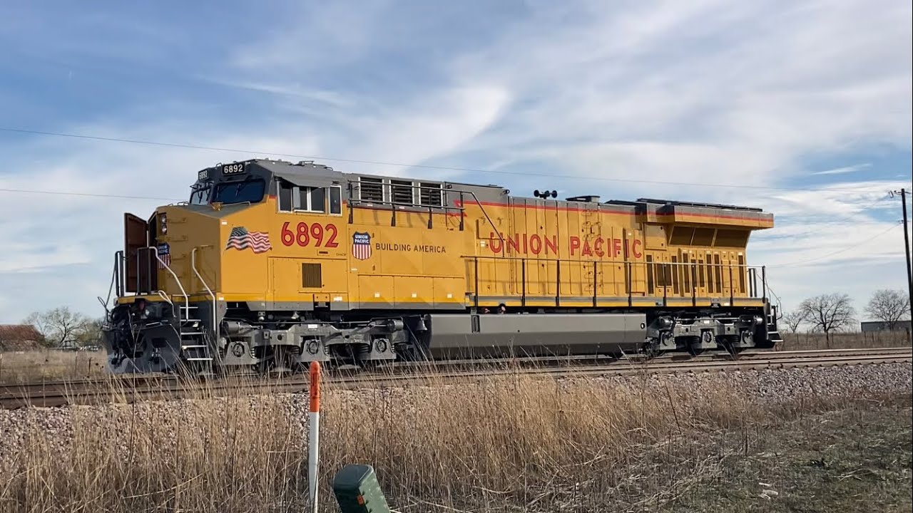 Union Pacific #6892 (Rebuild) on the Test Track (December 19, 2023 ...