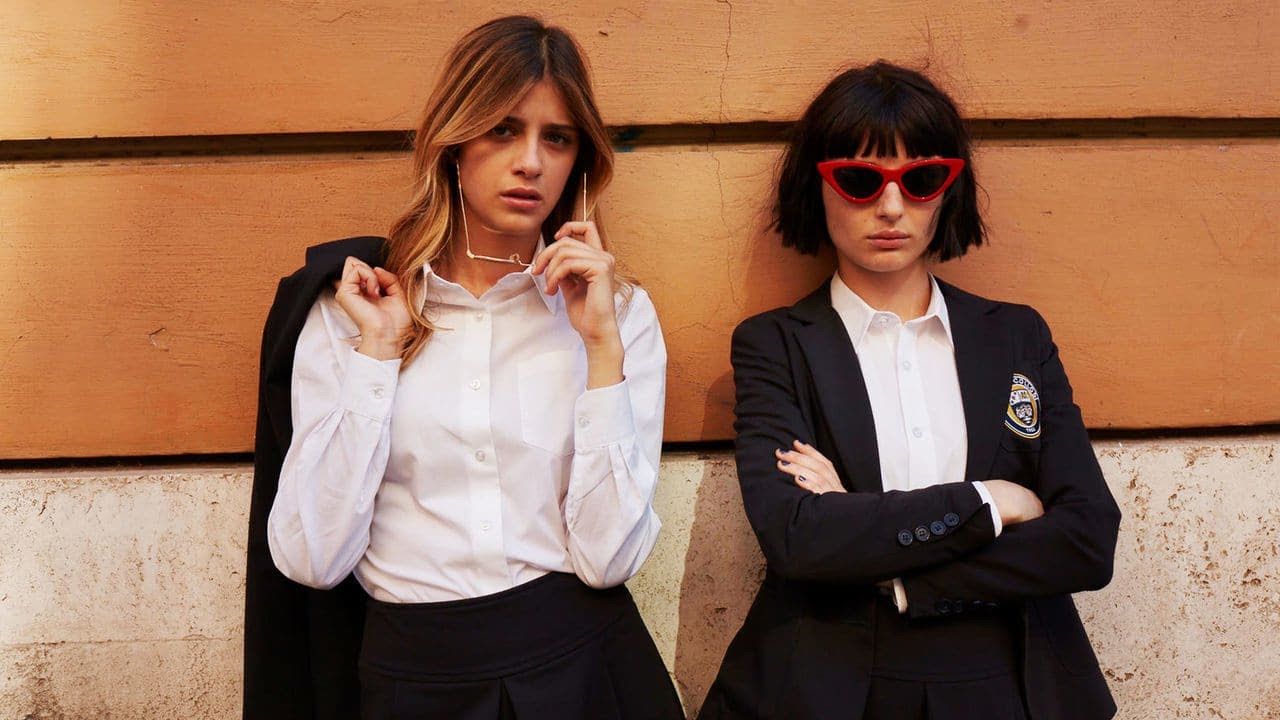Сериал Малышка Soundtrack Chromatics Girls Just Wanna Have Some - YouTube