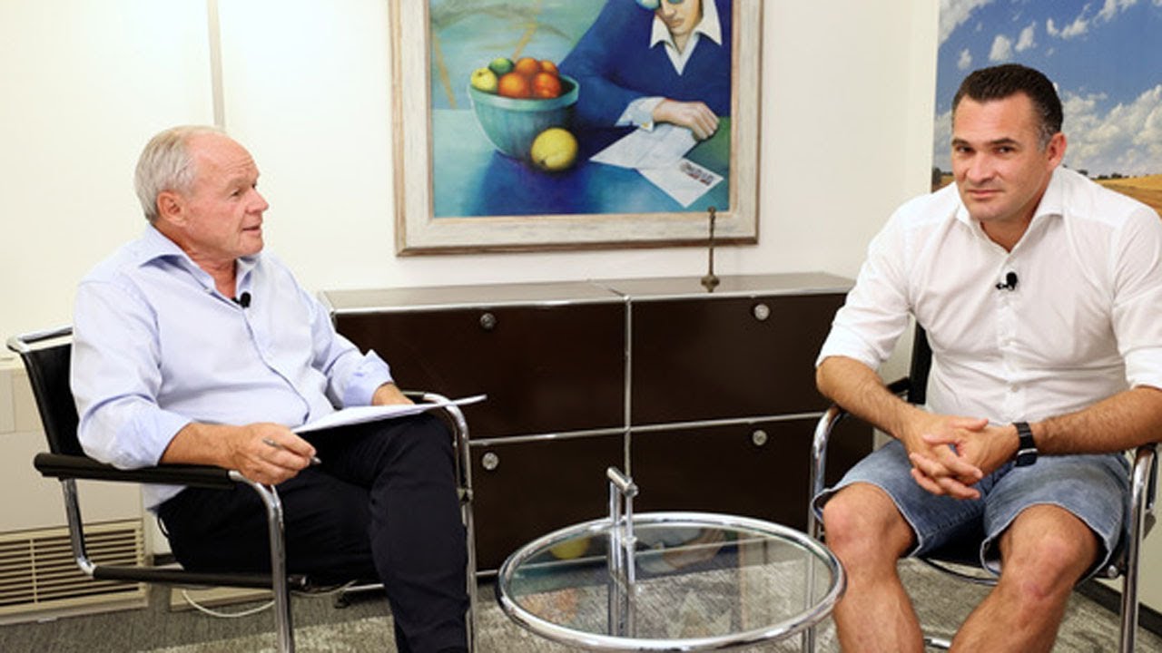 Nationalrat Marcel Dobler im Gespräch mit Bruno Hug - YouTube