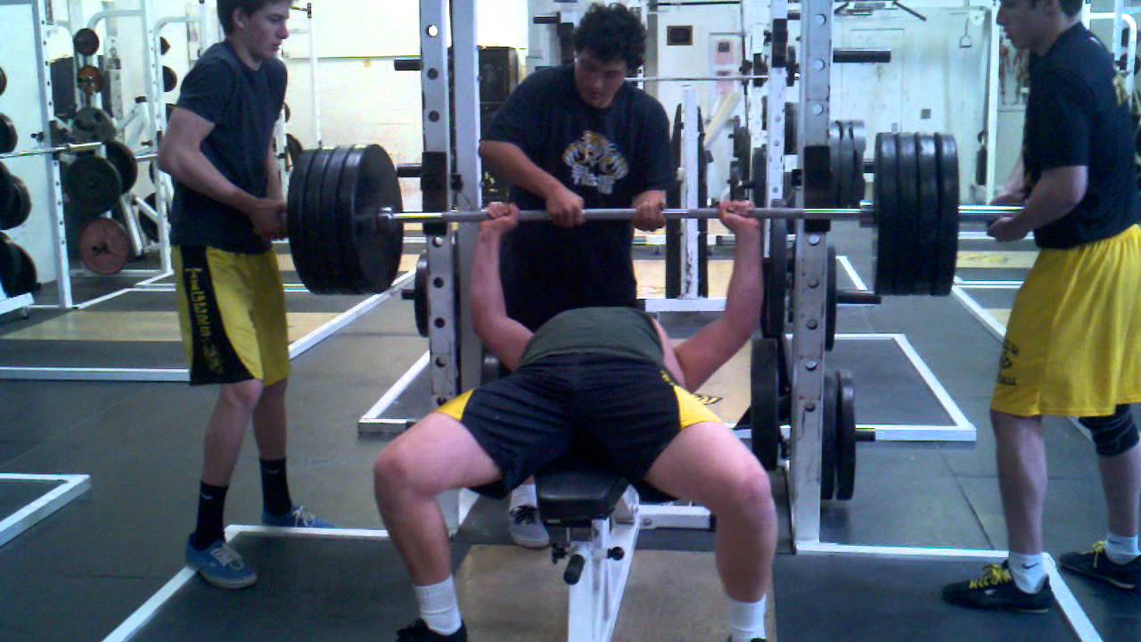 Cole Foubert benching 405 (PROOF!) - YouTube