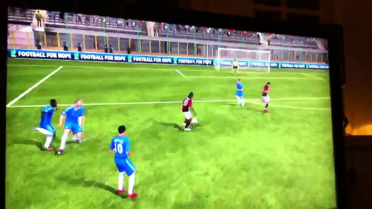 Amazing Ronaldinho dribble run - YouTube