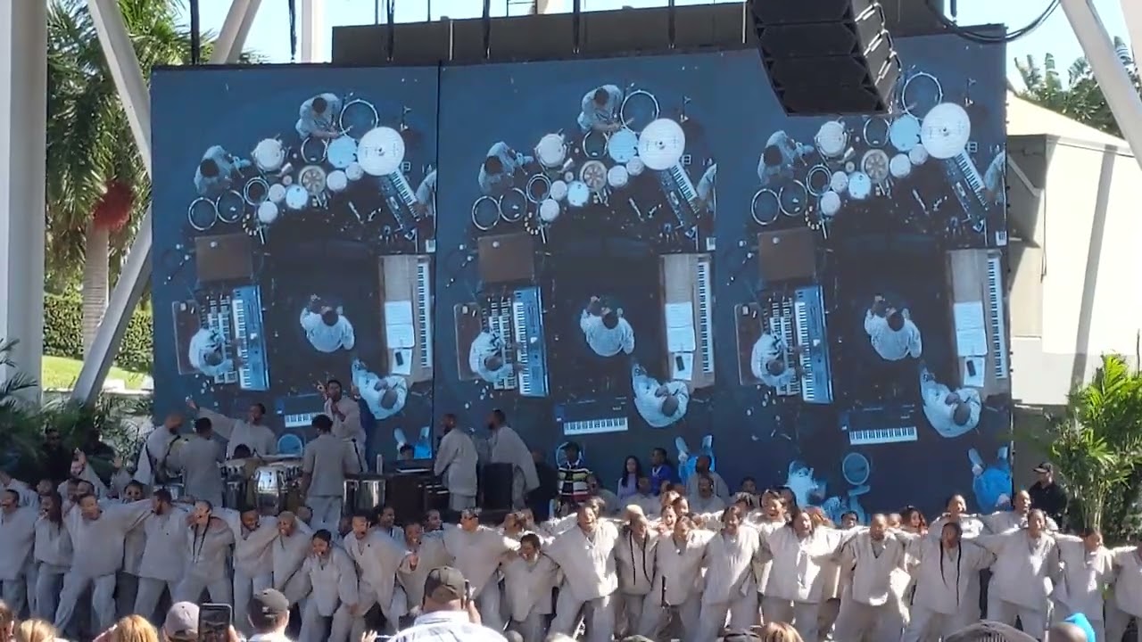 Kanye West - Sunday Service - FPL Solar Amphitheater, Bayfront Park ...