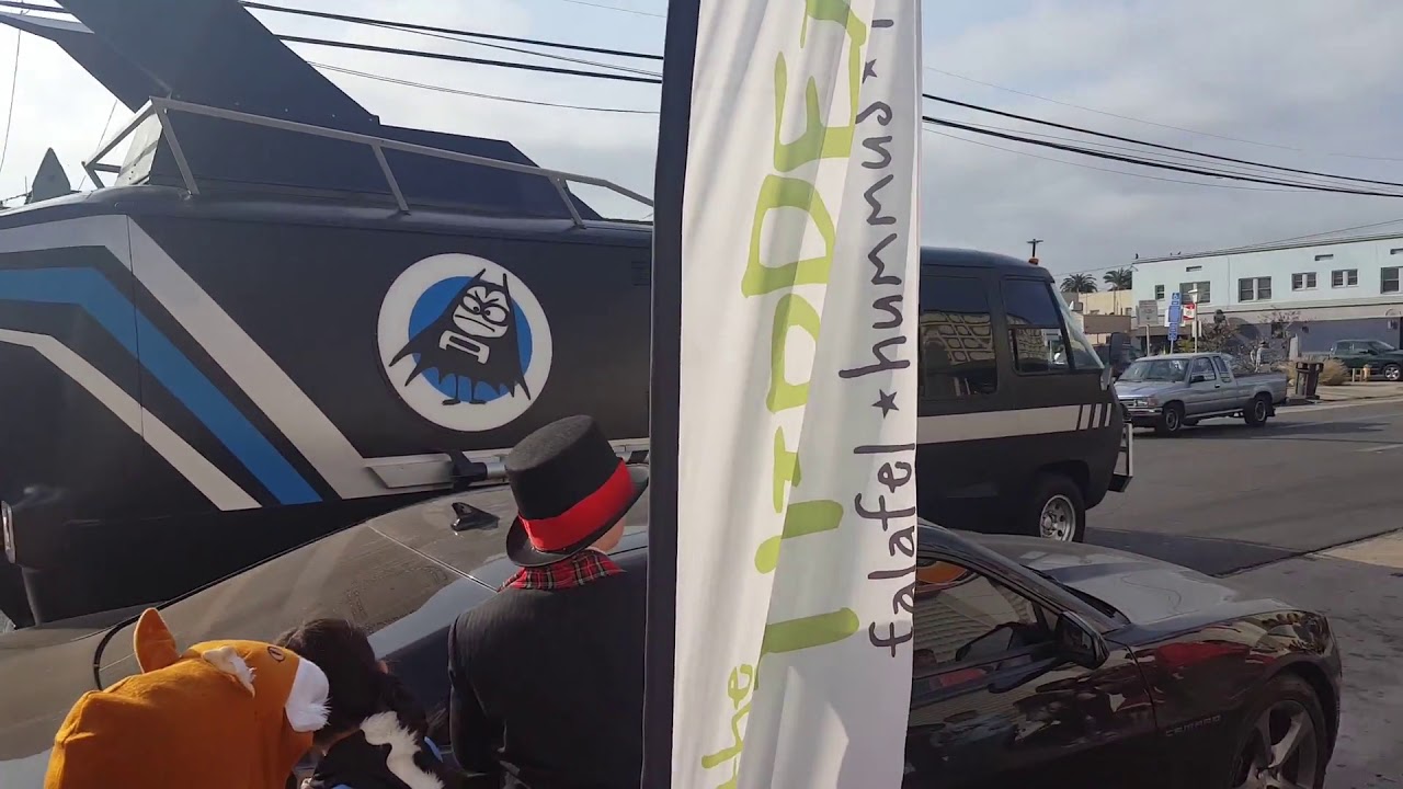 Parallel parking the Aquabats Battletram (December 16th, 2017 in Long ...