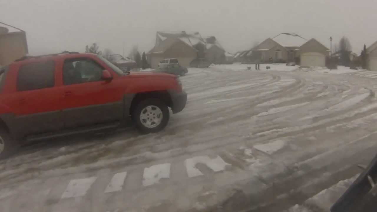Chevy Avalanche Drifting in Snow - YouTube