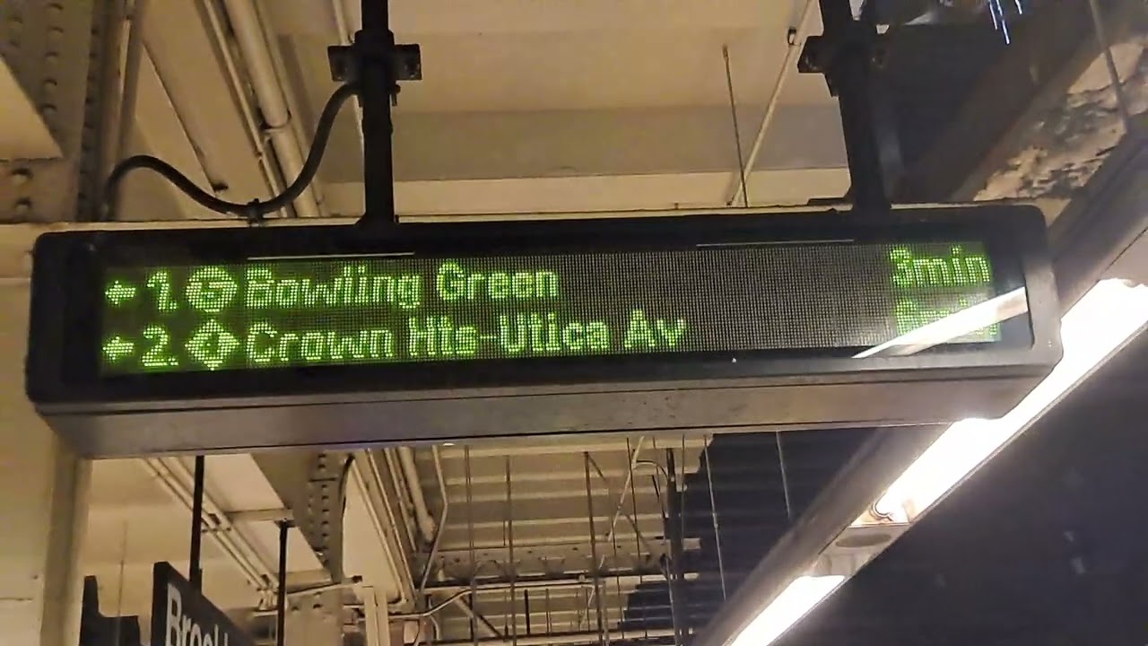 MTA: Countdown clock with Diamond 4 train at Brooklyn Bridge-City Hall ...