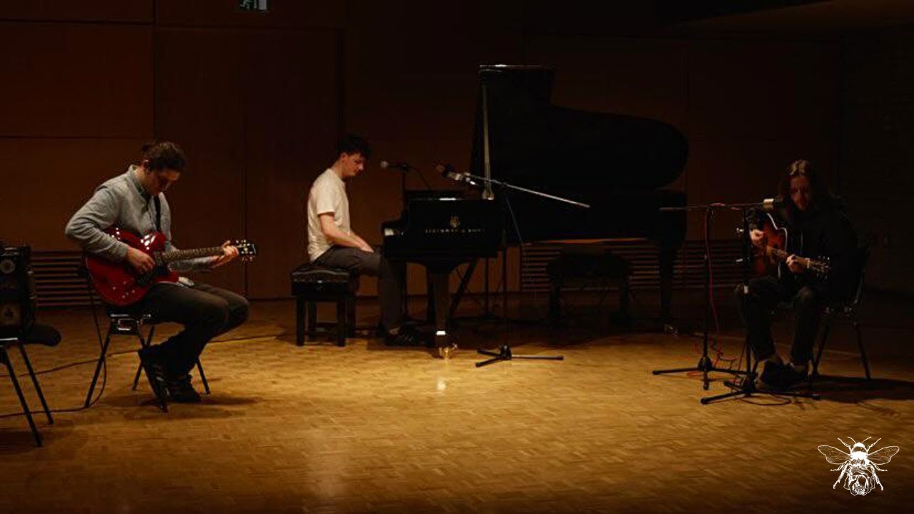 Rosellas - Switch Off (Live Acoustic Session) - YouTube