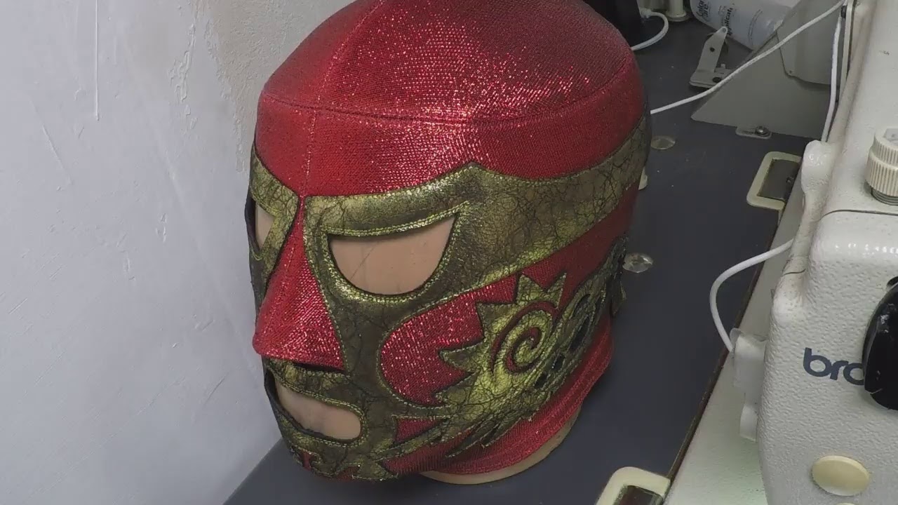 Haciendo la Mascara de Canek en vivo - YouTube
