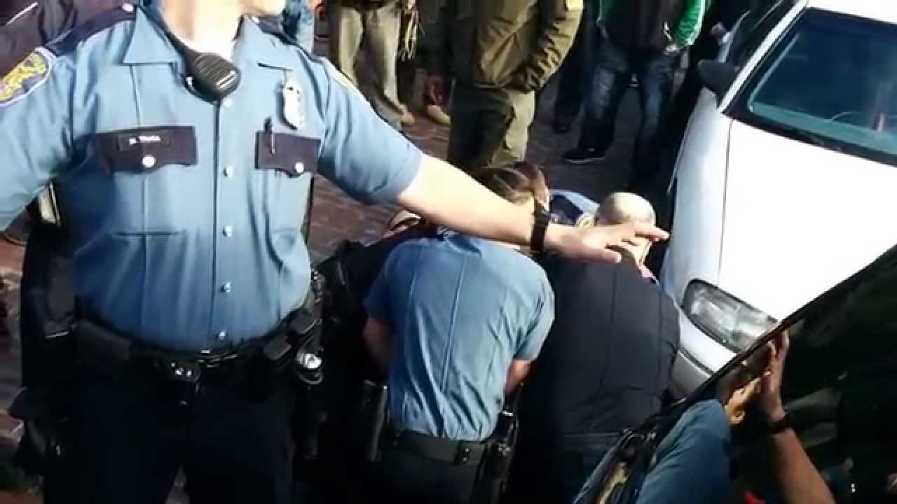 Police takedown pike place - YouTube