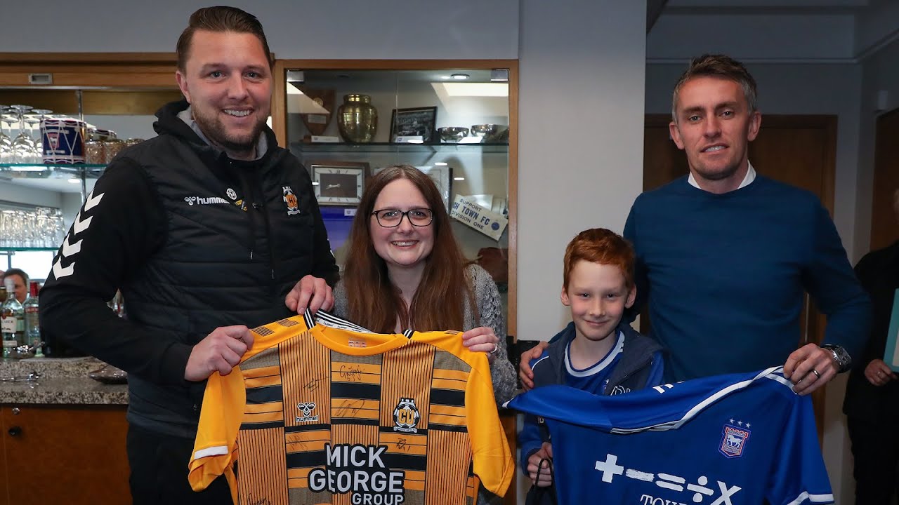 NOAH AND MRS GRAINGER - YouTube