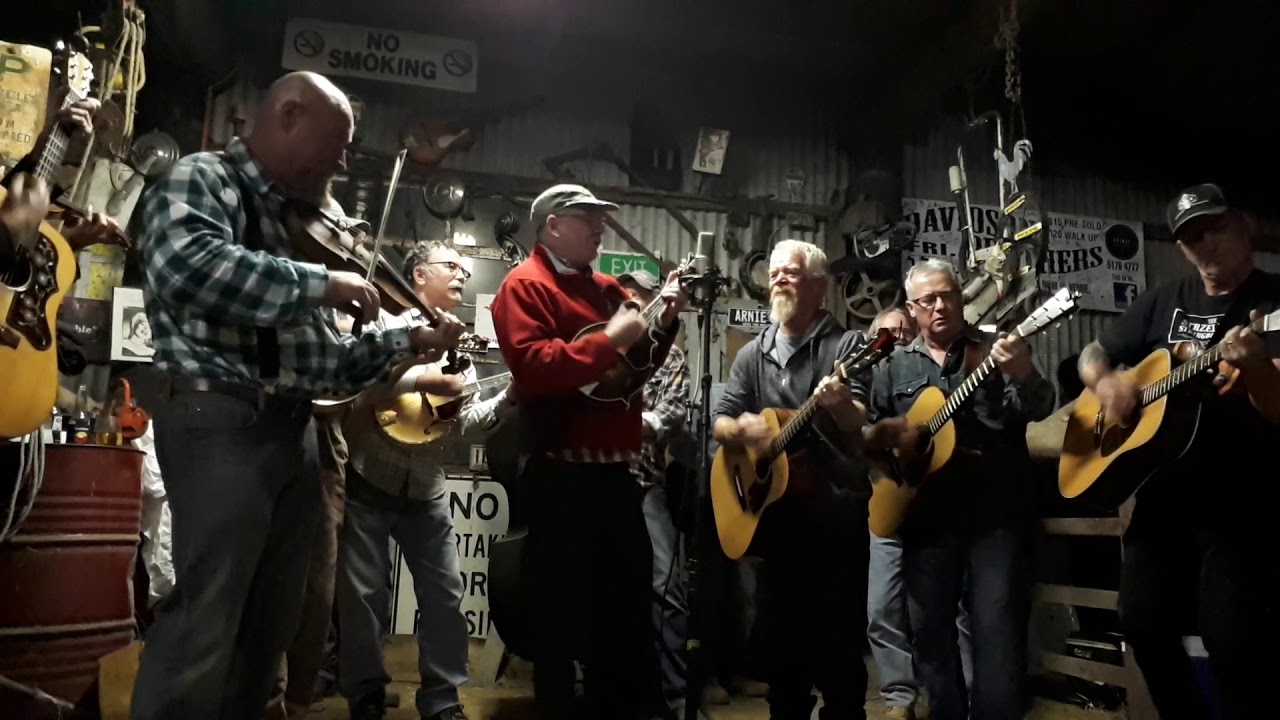 Strzelecki Stringbusters Copperhead road - YouTube