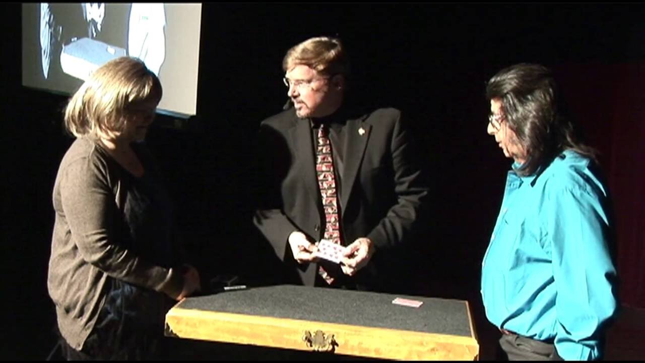 The Close-up Magic of Ron Saylor - YouTube