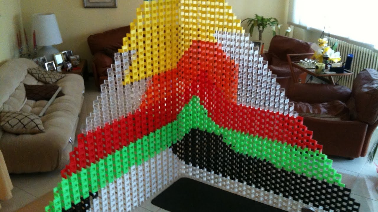One of The Biggest 2D Domino Pyramid - YouTube