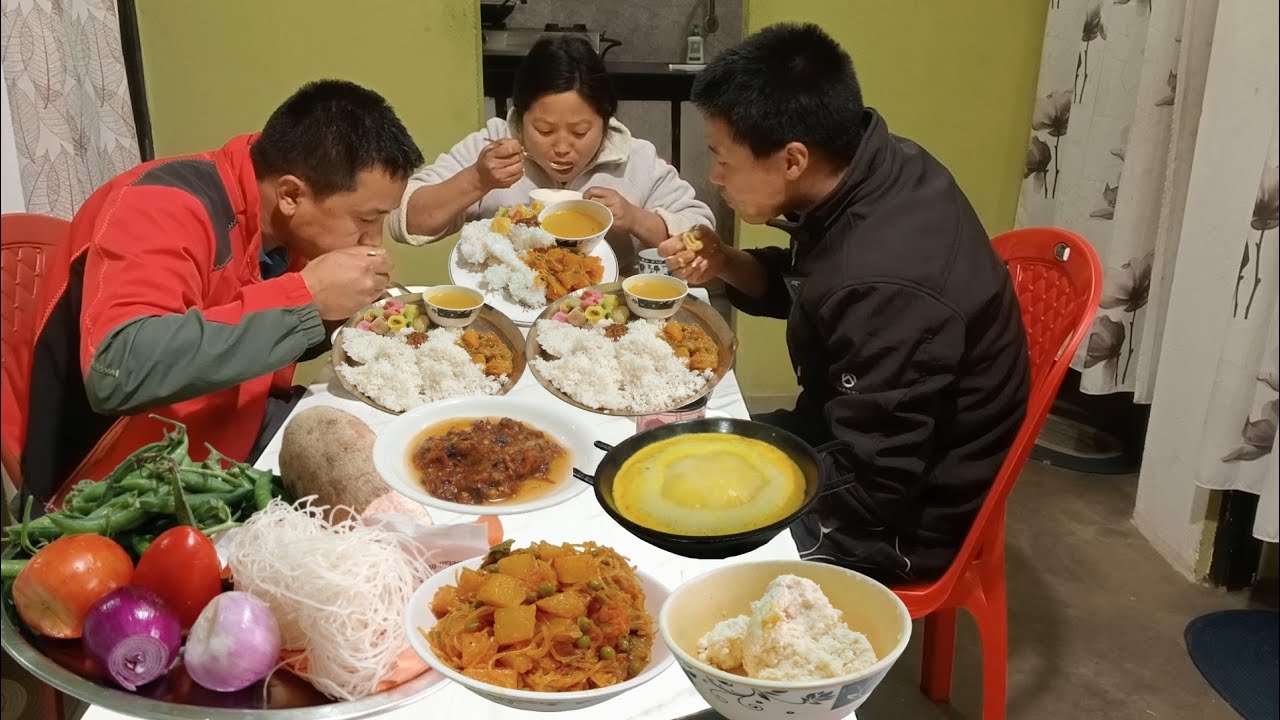 Nepali Recipe: Iskus ko Jara Ra Mattar Ko Sabji Cooking and Eating ...