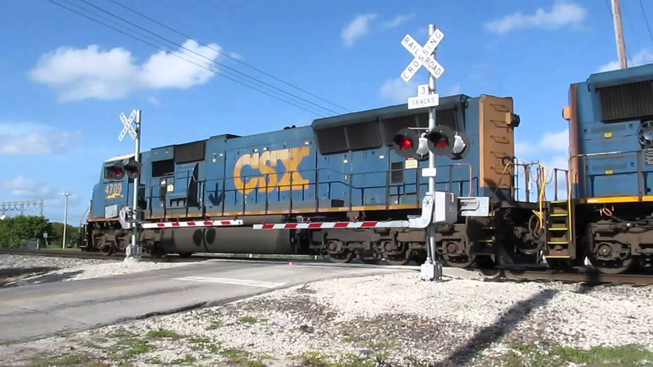 [HD] CSX O722 & K996 with Rare EMD SD70MAC Power - YouTube