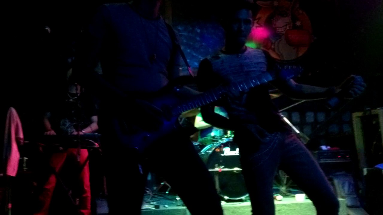 SIGMAVIT - DIGGERS Bahrain - YouTube