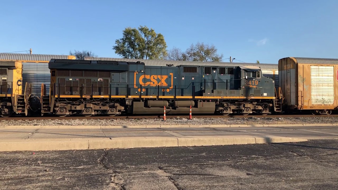 Double Auto-rack! CSX Autoracks Meet in Hamilton, 11-10-19 - YouTube