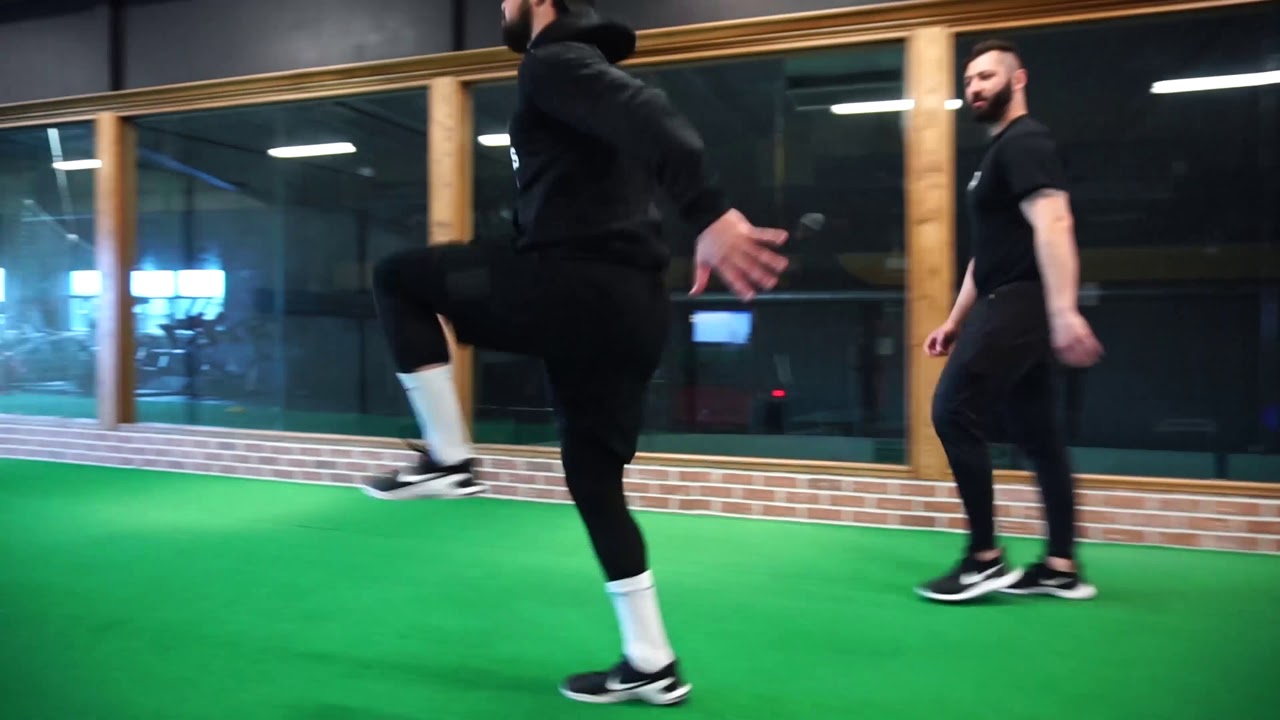 TRAVELLING HIGH KNEES; Movement Skill - YouTube
