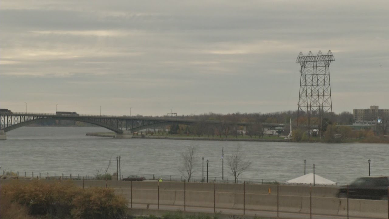 Massive power lines connecting Canada to Buffalo taken down - YouTube
