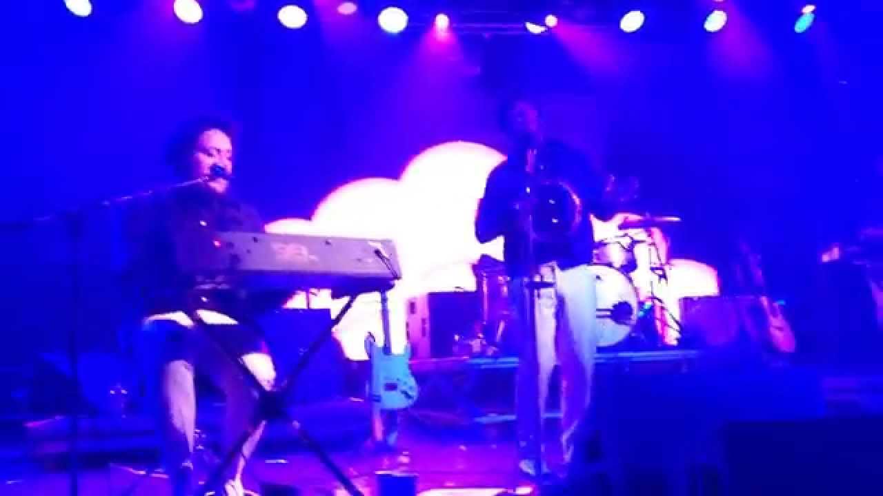 Metronomy - Love Letters - live in São Paulo (Oscar Cash breaking the ...