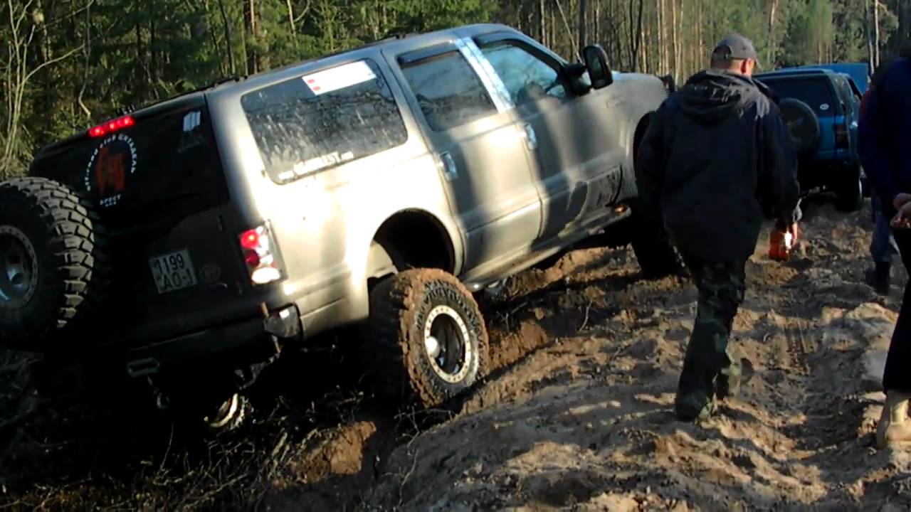 Ford Excursion mudding 1 - YouTube