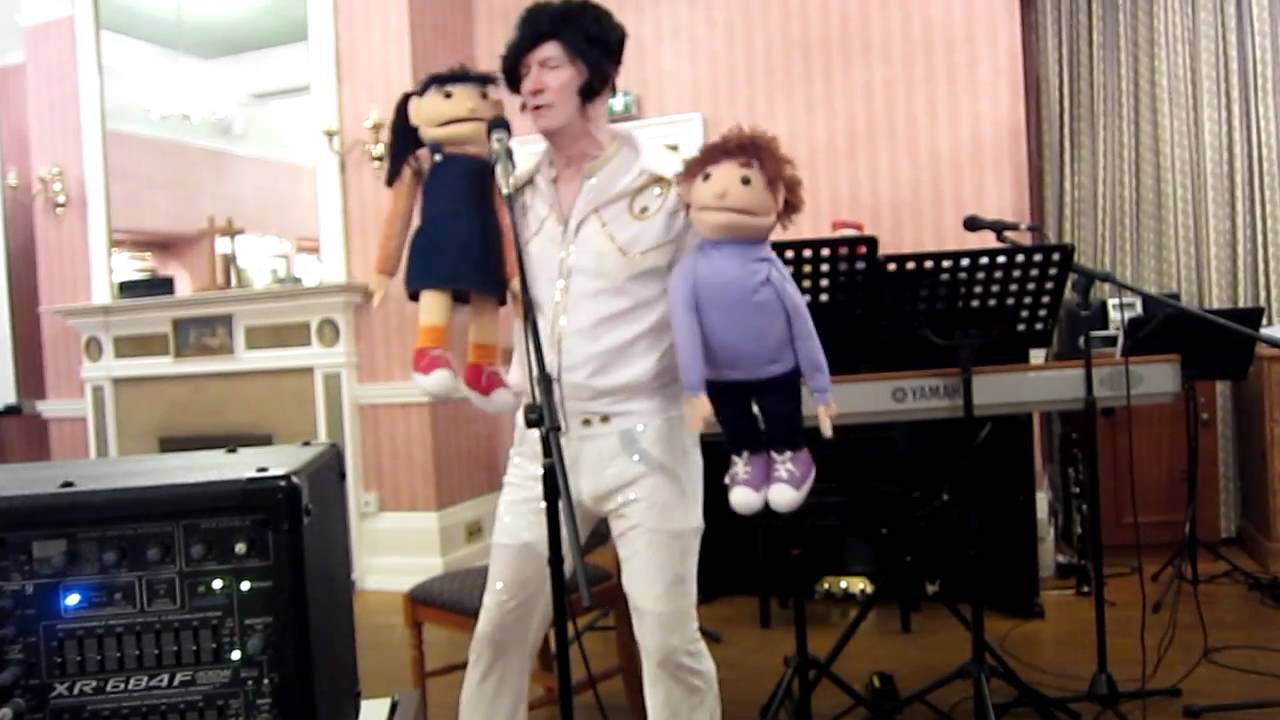 Elvis & The Puppets - YouTube