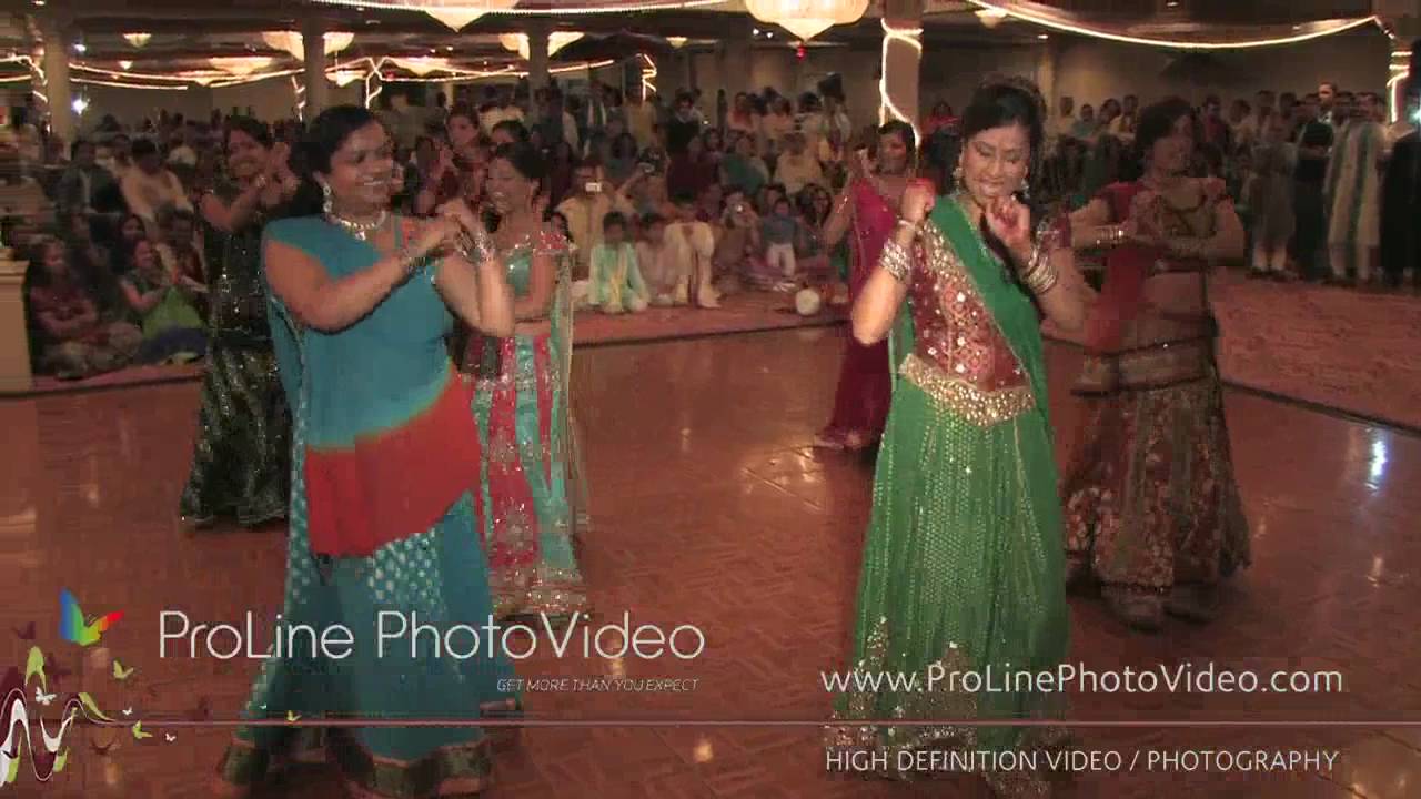 Indian Garba Night at Akbar Restaurant, Edison NJ (Ruju and Jay) - YouTube