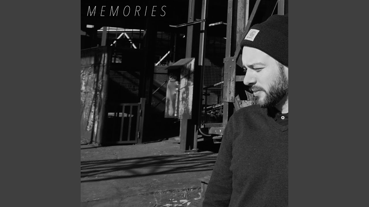 Domino (feat. Laura Kiddo) - YouTube