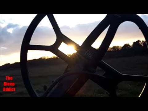 winter beach hunt | Skegness Metal Detecting - YouTube