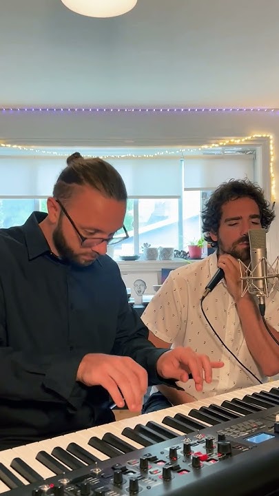 Peaceful Freestyle Riff • Beatboxing and Keyboard - YouTube