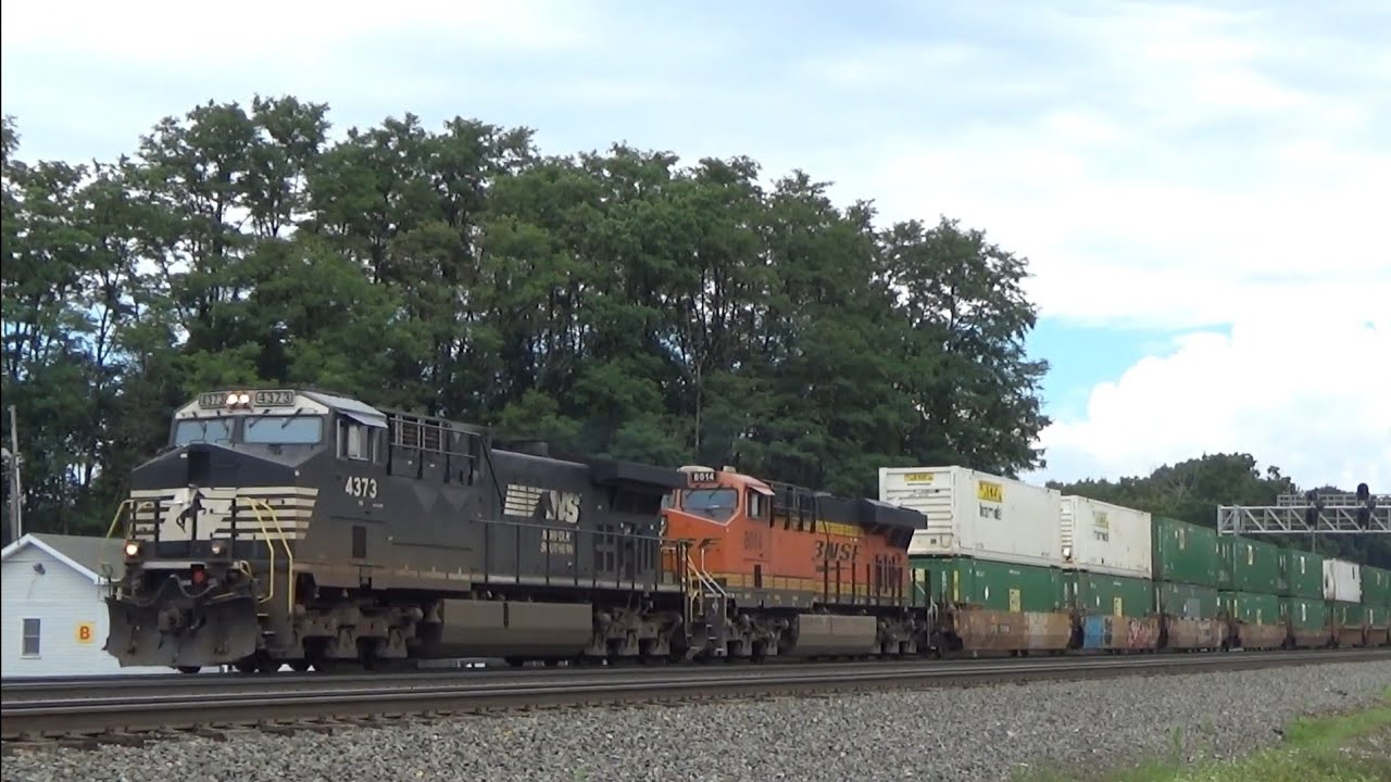 NS 4373 & BNSF 8014 Lead NS 21J Westbound Through Cresson, PA, 8/2/22 - YouTube