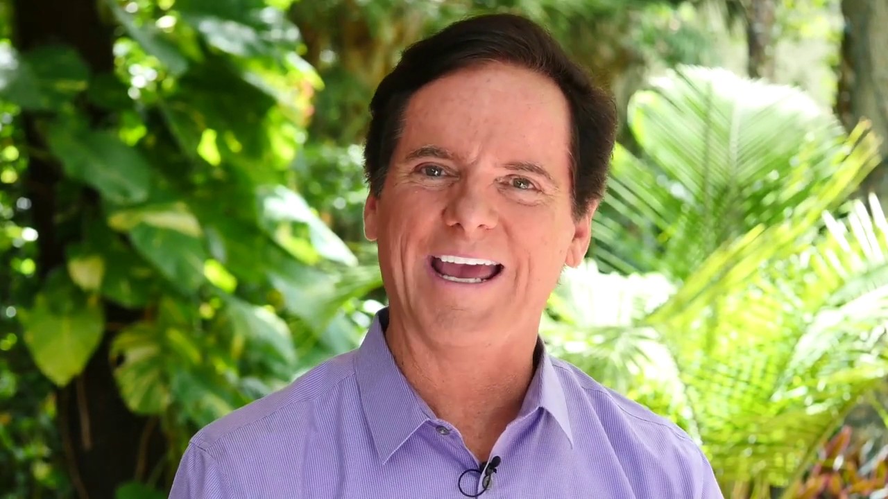 Michael Hutchison ~~Porque elegir Incruises? - YouTube