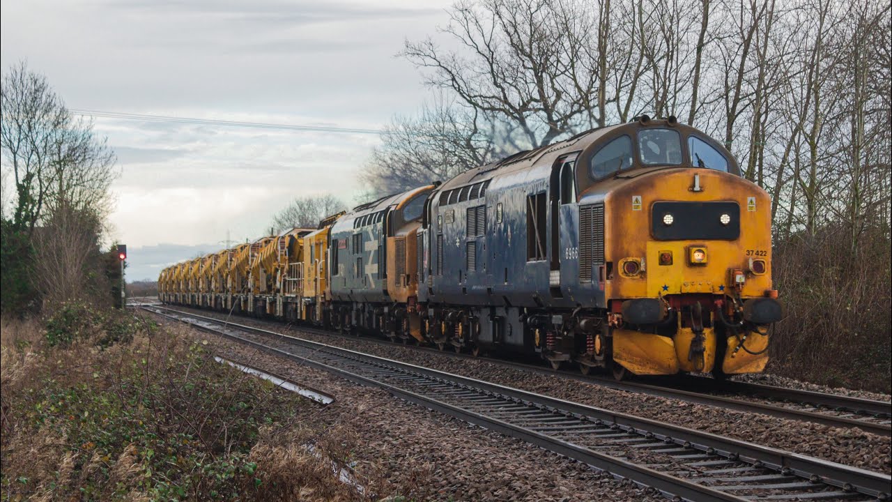 37401 & 37422 Thrash Through Soham Working 0Z09 & 6Z10 Engineering ...