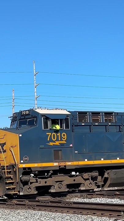 Watch as a CSX train flies across a diamond #train #csx #railroad #csxt #railway #shorts - YouTube