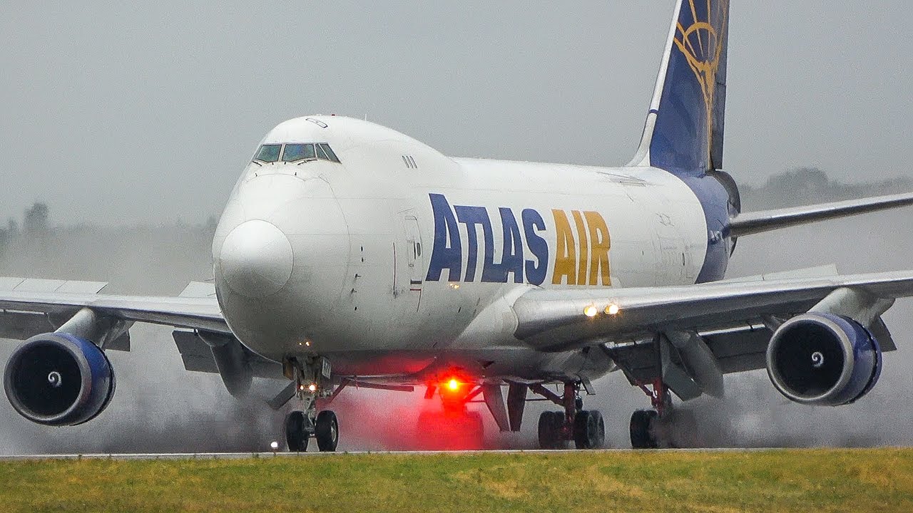 ️ 105 CLOSE UP TAKEOFFS & LANDINGS at LIEGE - Boeing 747 FULL THRUST ...