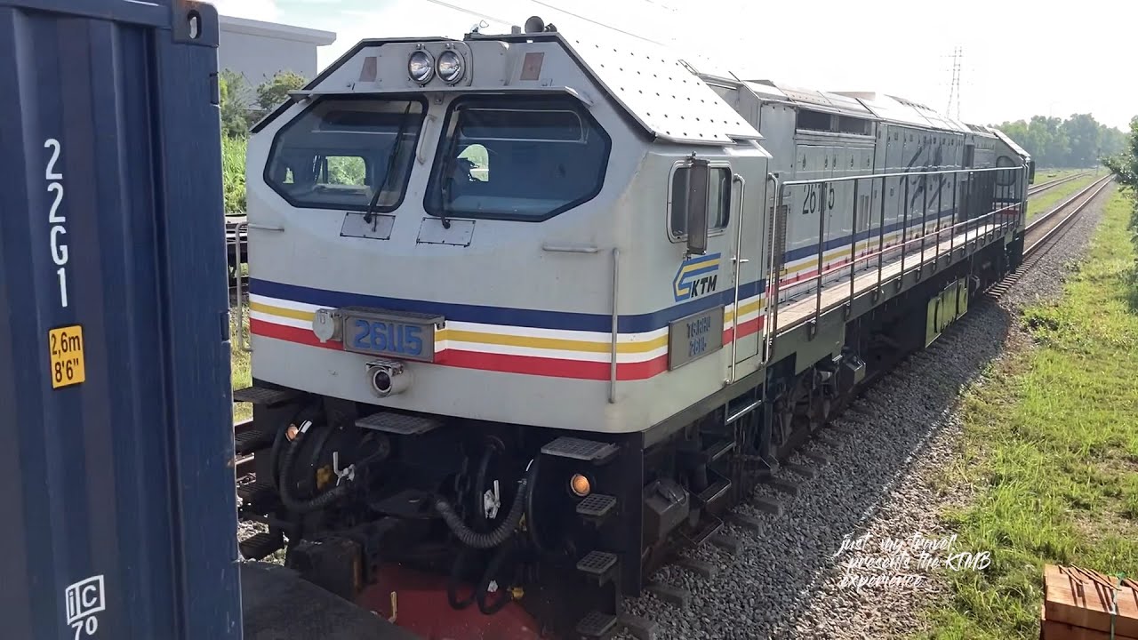 KTMB Class 24112 Hang Nadim light engine and Class 26115 Tanjung Rhu ...