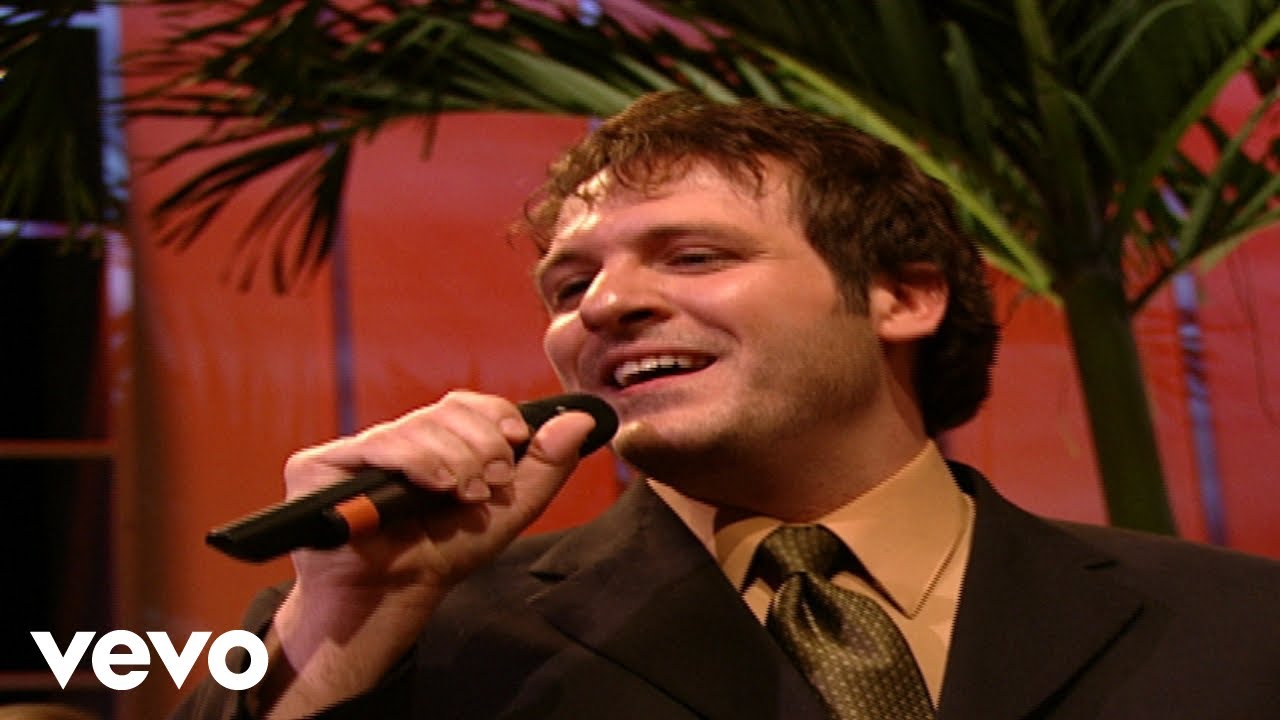 Bill & Gloria Gaither - Hope, Joy and Love [Live] ft. Buddy Mullins ...