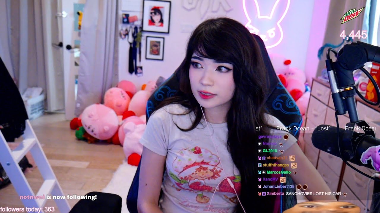 Emiru - [July 11th, 2022] Reacting and League of legends - YouTube