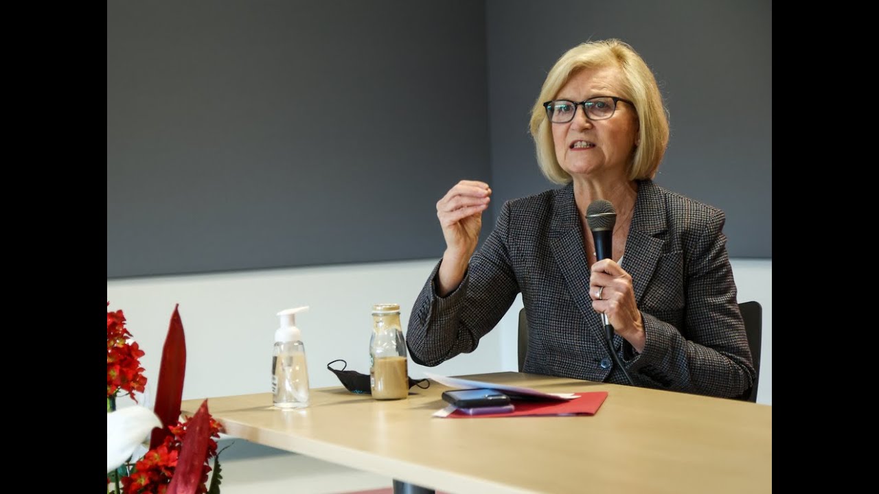 WATCH NOW: Kristina Box visits COVID-19 vaccination clinic - YouTube