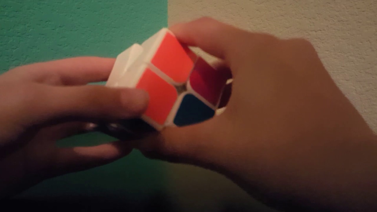 How to solve the 2x2 rubrix cube beginner's method! - YouTube