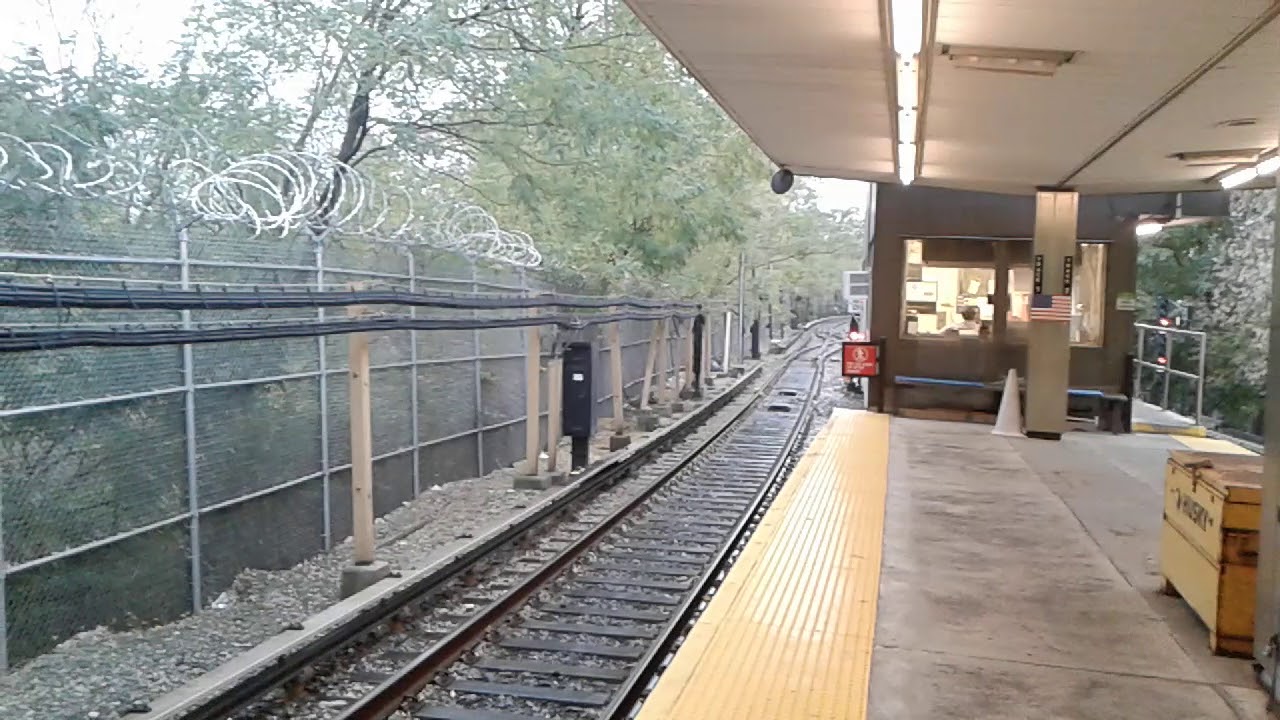 R42 (M) Train @ Metropolitan Avenue. - YouTube