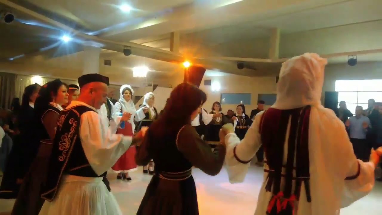 "Χόρεψαν" οι Βορειοηπειρώτες στη Λάρισα - YouTube