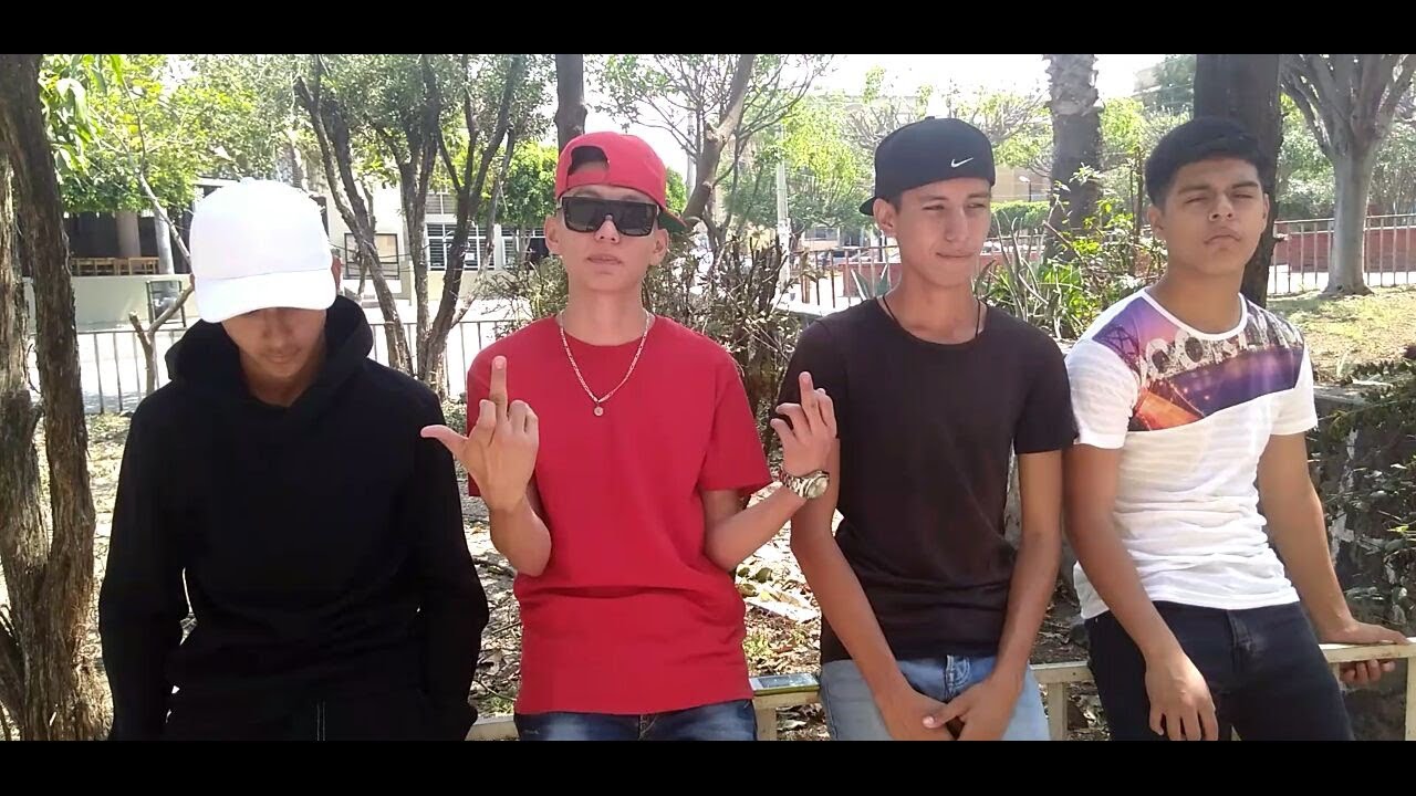 Pollyx Lomely- Dejense De Comparar (Vídeo Lyric) Melody Music Records ...