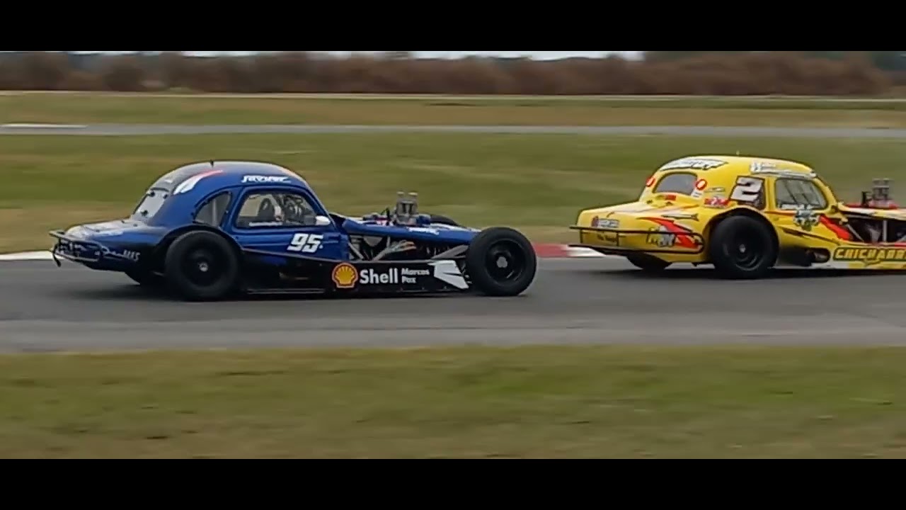 Largada y algunas vueltas de la final de la clase A del TC Bonaerense ...