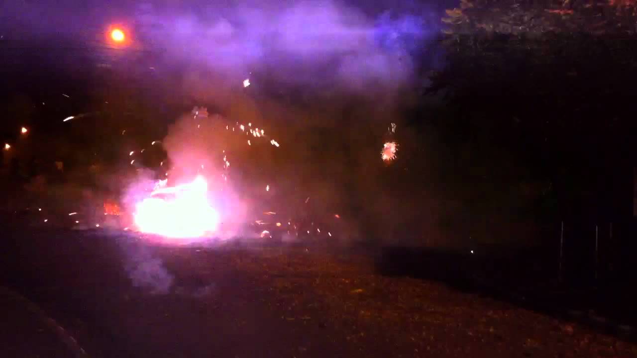 10,000 rounds of Firecrackers (Sawa), 2012 version - YouTube