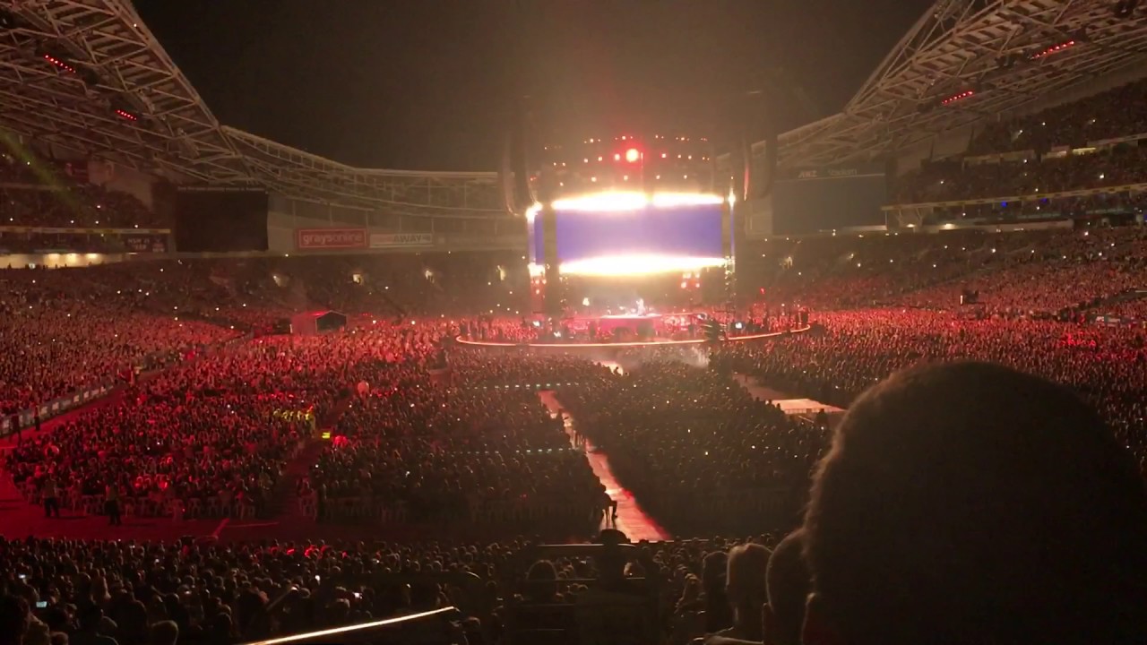 Skyfall - Adele RECORDED LIVE @ ANZ Stadium Sydney 11/03/2017 - YouTube