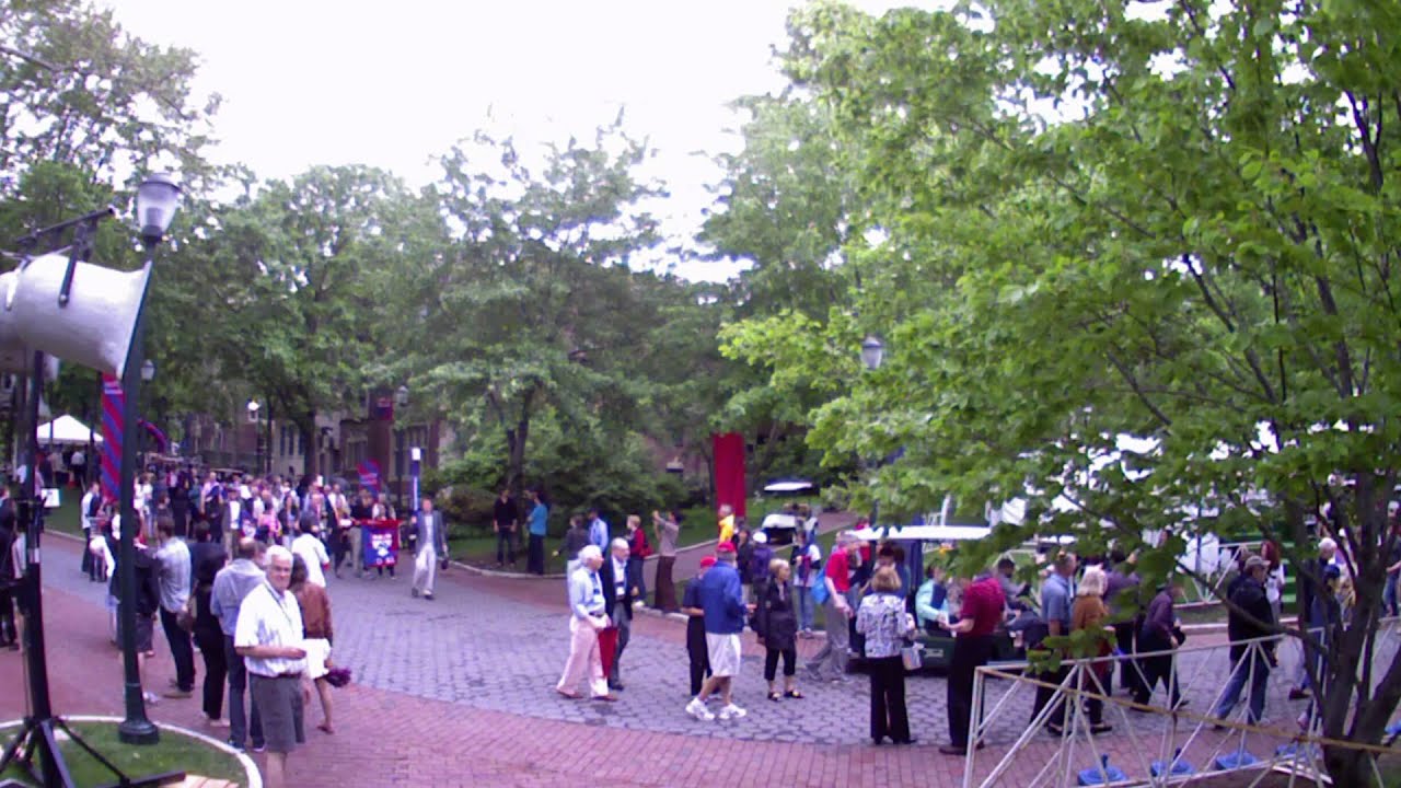 2013 Alumni Weekend Parade - YouTube