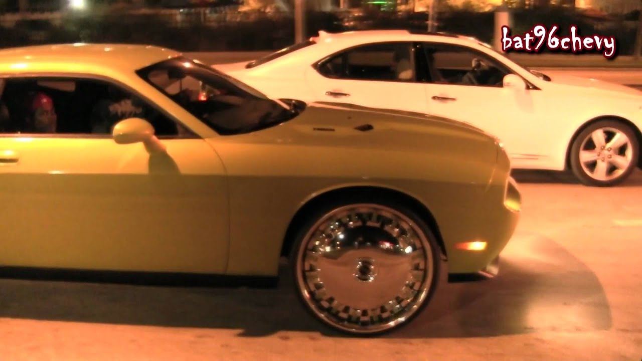 Dodge Challenger R/T on 26" DUB Opera Floaters Pt.2 - 1080p HD - YouTube
