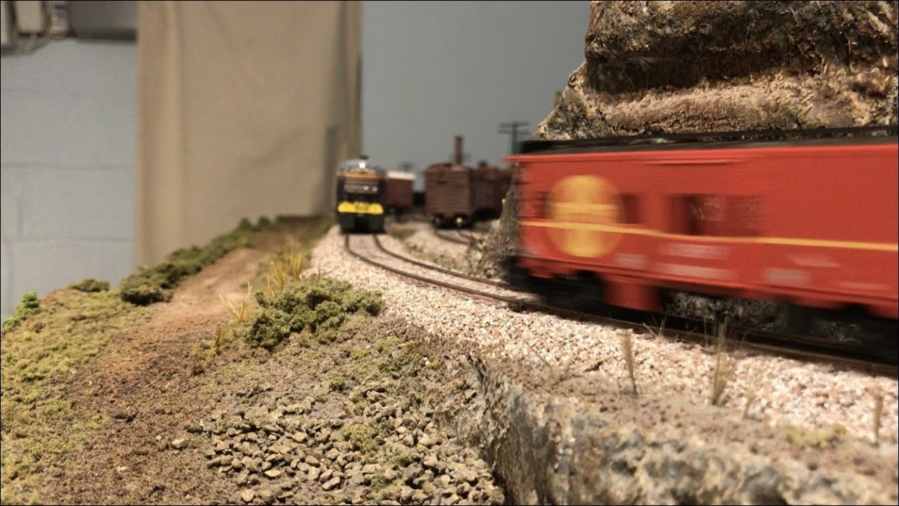 The longest train I’ve ever run on my HO scale layout! - YouTube
