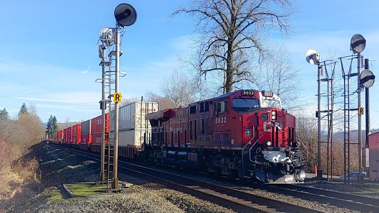 CP Train 101 Led By CP 8933 Passes Through Ruskin British Columbia - YouTube