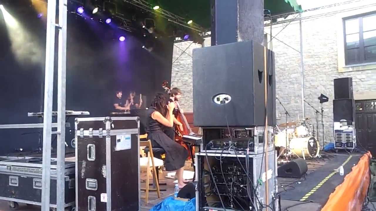 Basque Music with traditional instruments as Txalaparta - YouTube